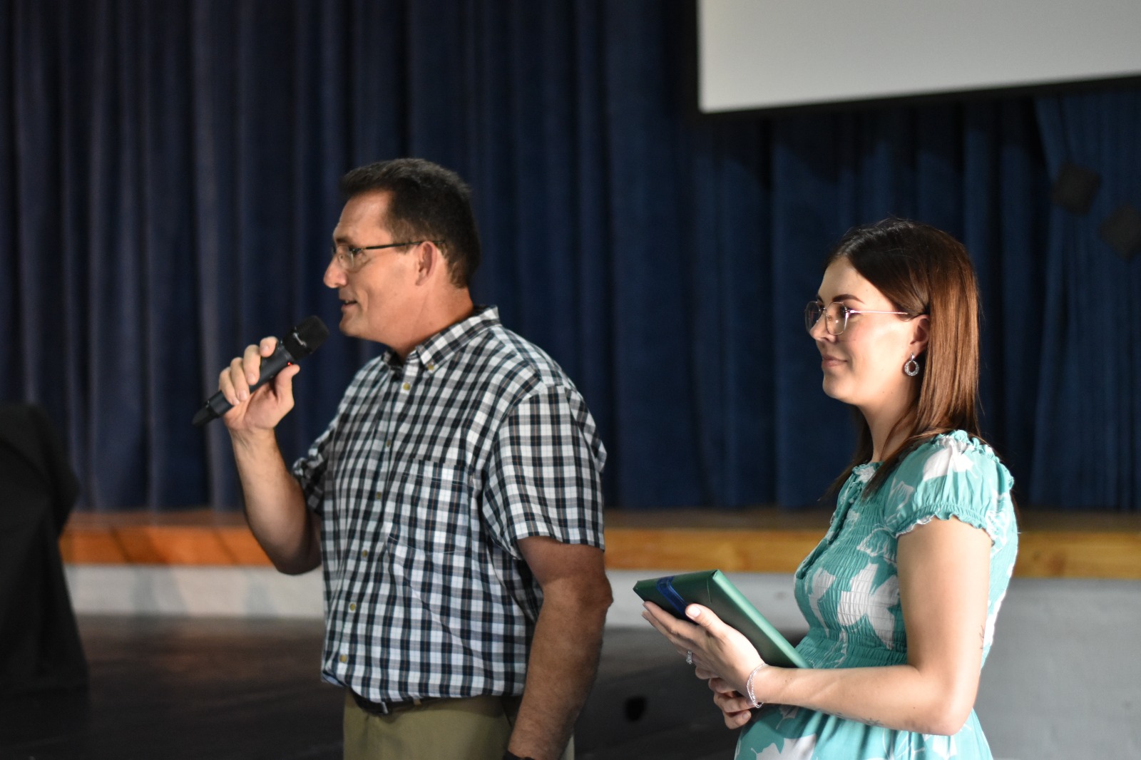 Dr Mathews Phosa inspires Curro Nelspruit learners with his poetry ...
