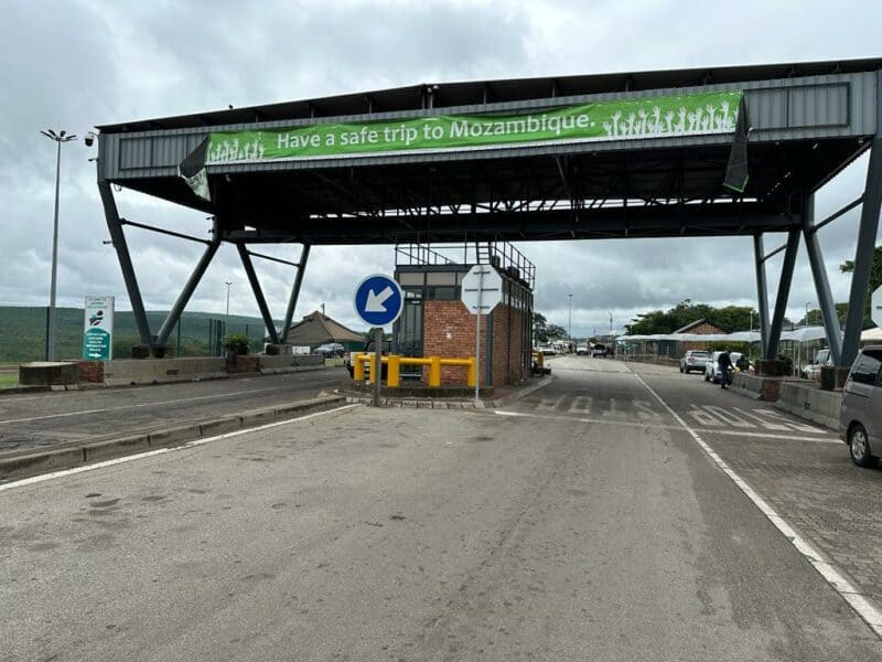 Border baby: SAPS and customs officials deliver newborn at Lebombo Port ...