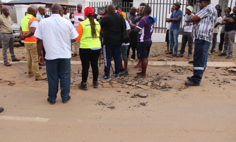 Mayor leads inspection team to storm-damaged Mareseleng road | Lowvelder