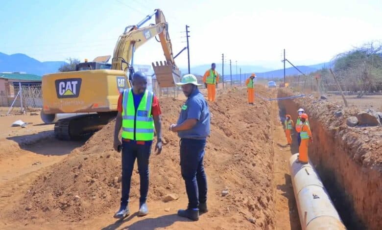 Fetakgomo Tubatse mayor pays unannounced visit to Dresden road project ...