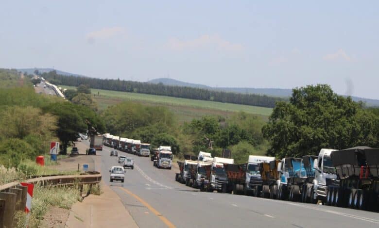 Truck drivers brace unbearable conditions on the N4 towards the Lebombo ...