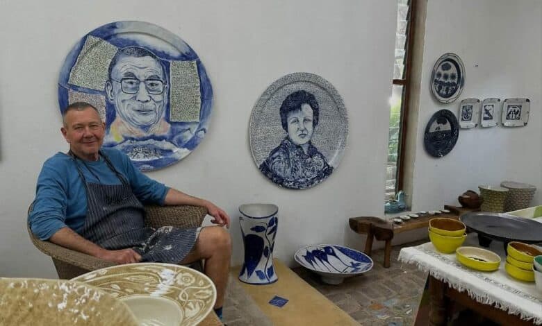 Laevelder vereer Nobel-vredepryswenners op keramiekborde | Lowvelder