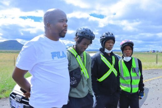 FTLM mayor meets cyclists riding from Burgersfort to Cape Town | Lowvelder