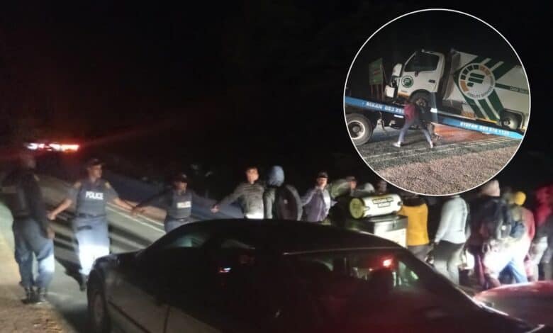 UPDATE | People still stranded at R538 crime scene near Masoyi | Lowvelder