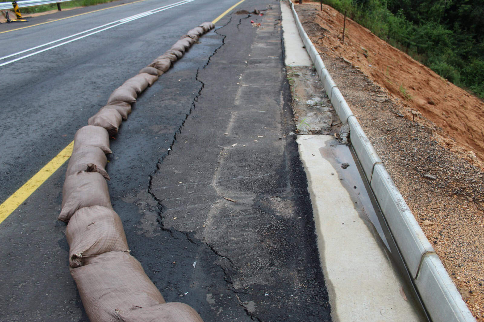 New collapse threatens R40m Klipkopjes Dam road repairs | Lowvelder