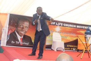 Dr TH Baloyi honoured by the congregation | Mpumalanga News