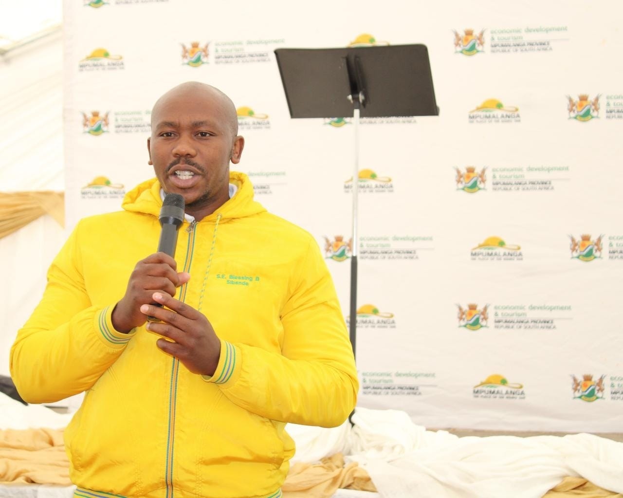 IN PHOTOS: MEC Vusi Mkhatshwa hosts youth business expo and exhibition ...