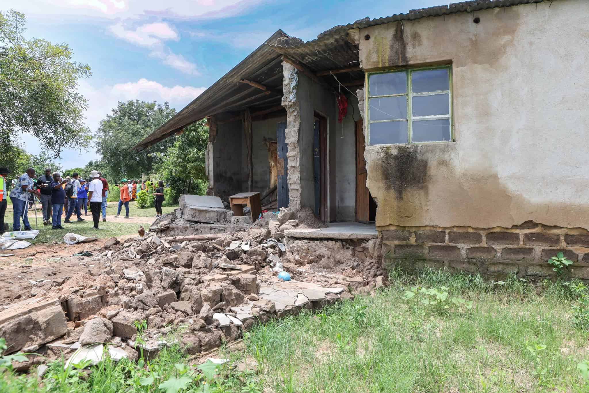 Flood relief: Minister for human settlements evaluates flood damage in ...