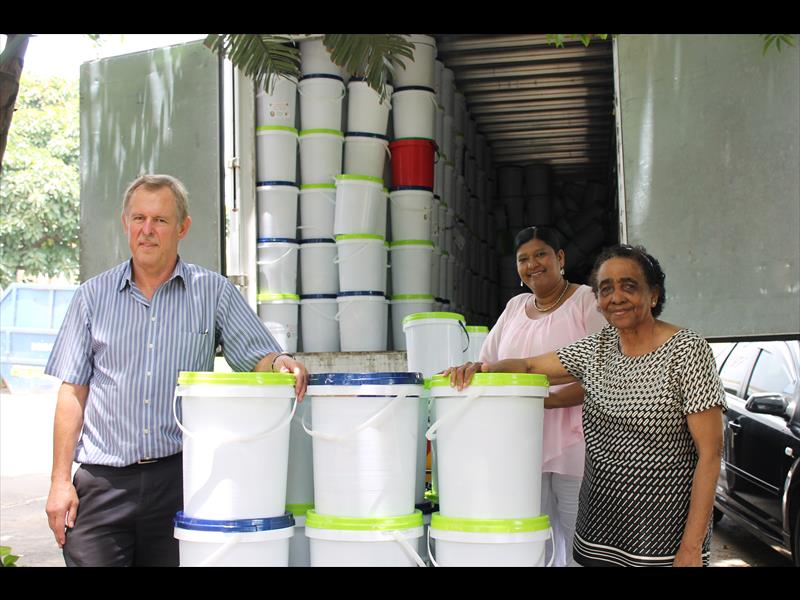 Elderly receive hampers | Berea Mail