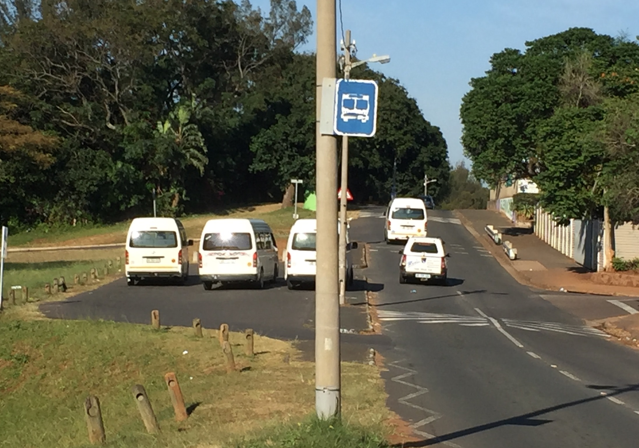 LISTEN: Glenwood residents fume as taxis annex school layby | Berea Mail