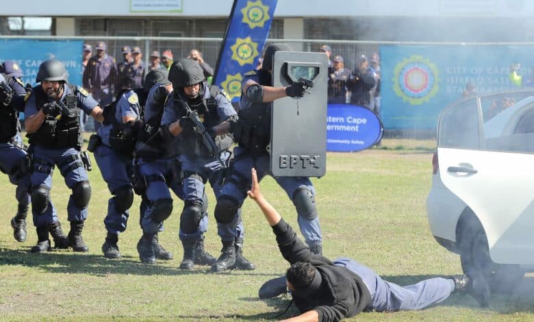 Minister commends SAPS on National Police Day - LNN - Network News