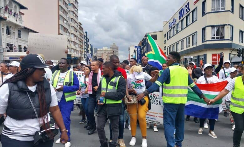 March and March protesters covered in paint | Berea Mail