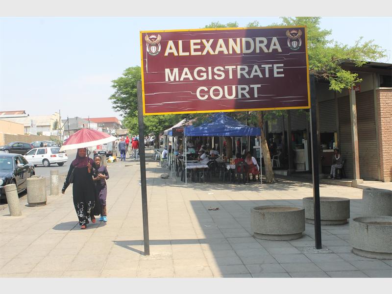 Fraudster avoids jail | Alex News