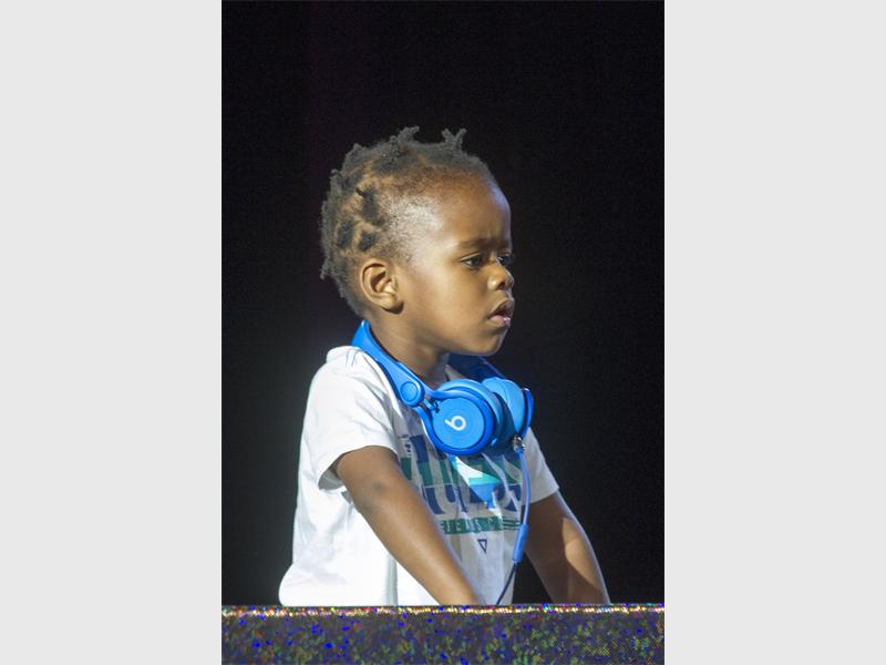 DJ Arch Junior mesmerises | Alex News