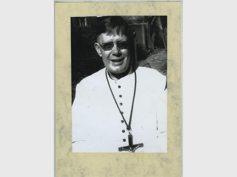 Endless mourning for Alex community as Father Cairns dies | Alex News