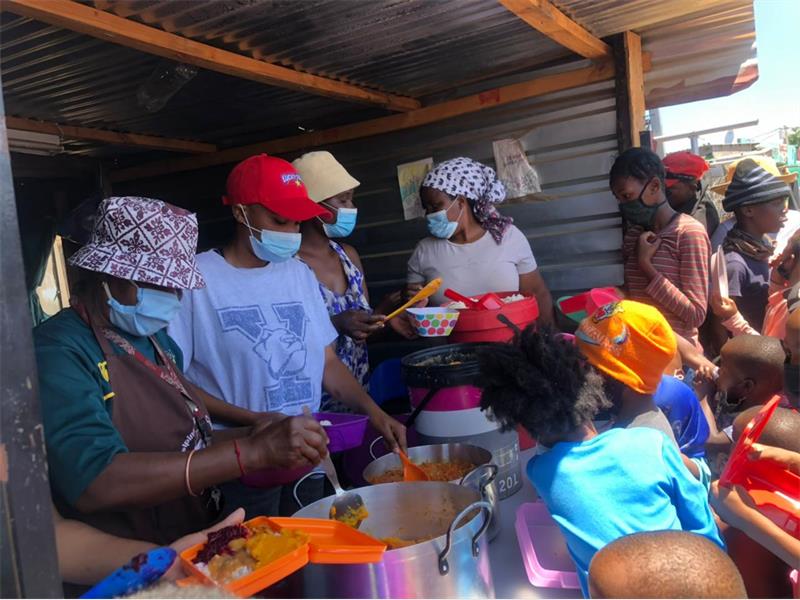 Mashigos lend a helping hand to the poor of Alex | Alex News