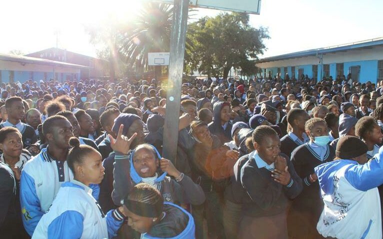 Gomora actors hand out matric dresses and suits to the less fortunate ...