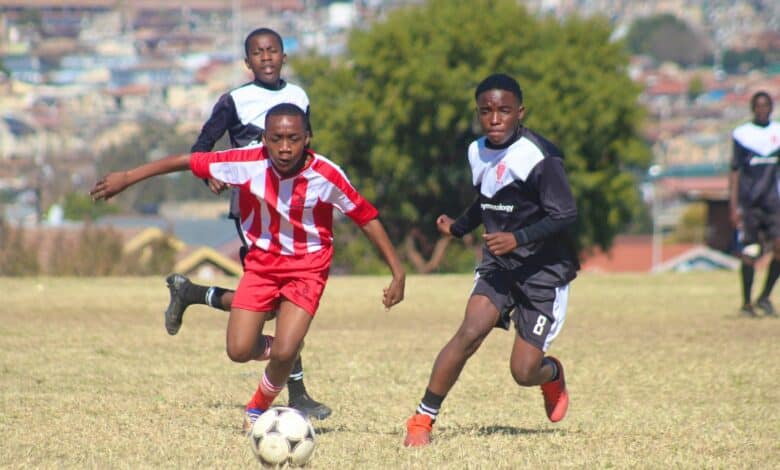 Black Poison edge past Phuthadichaba despite nervy finish | Alex News