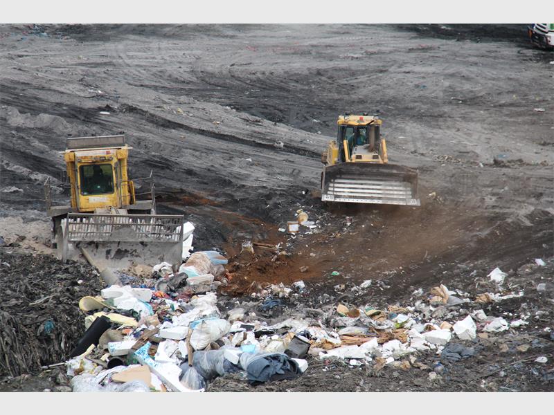 DEA minister lifts Shongweni landfill suspension | Highway Mail