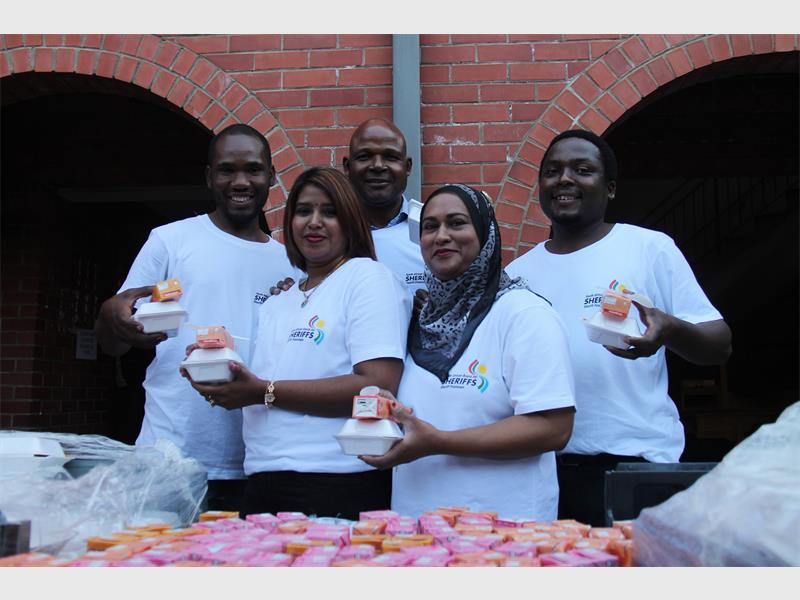 Sheriff celebrates with food donation | Highway Mail