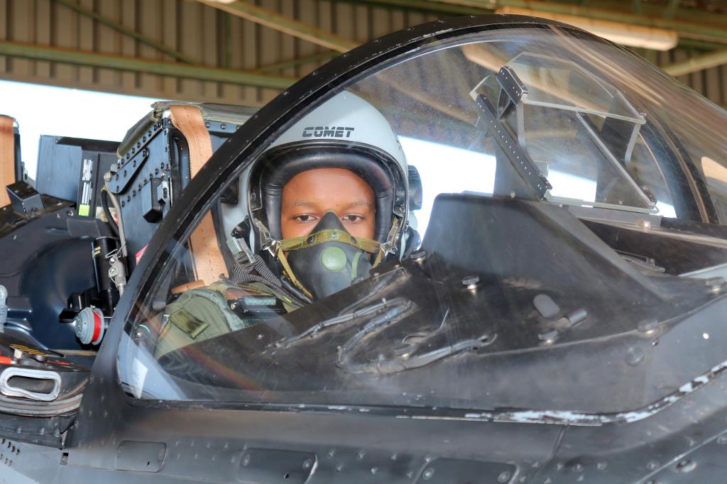 VIDEO: Malvern's Queen Comet in spectacular presidential inauguration ...