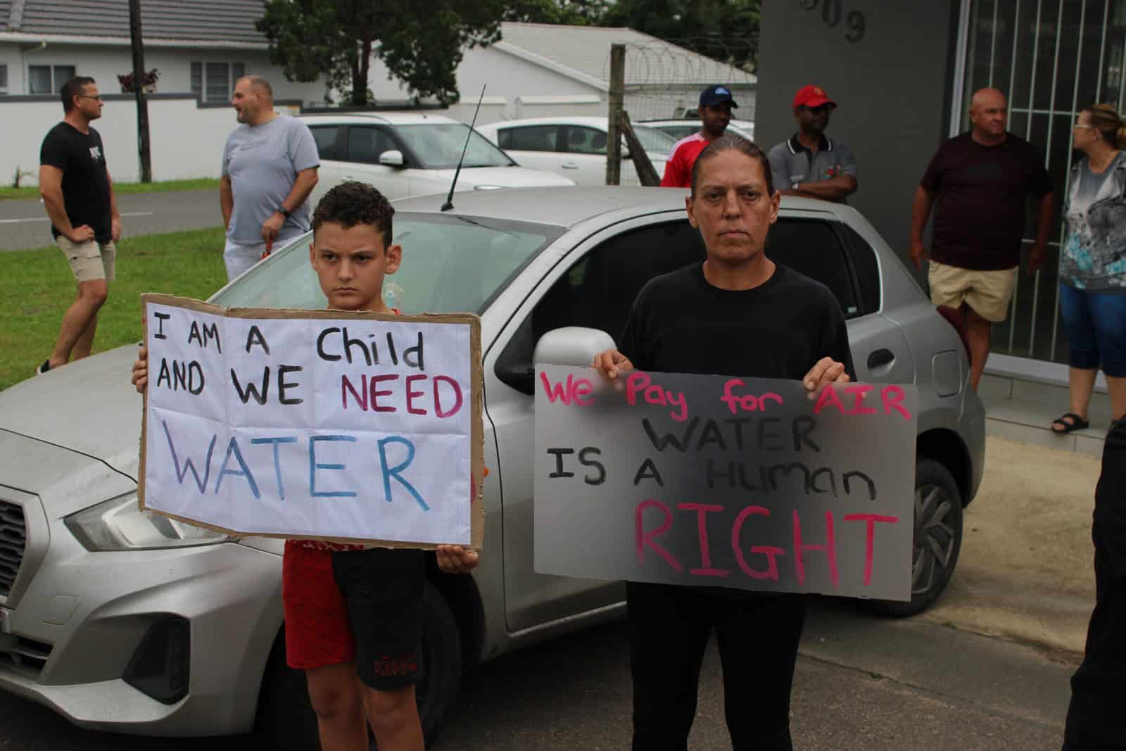 Moseley, Northdene residents furious after weeks without water ...