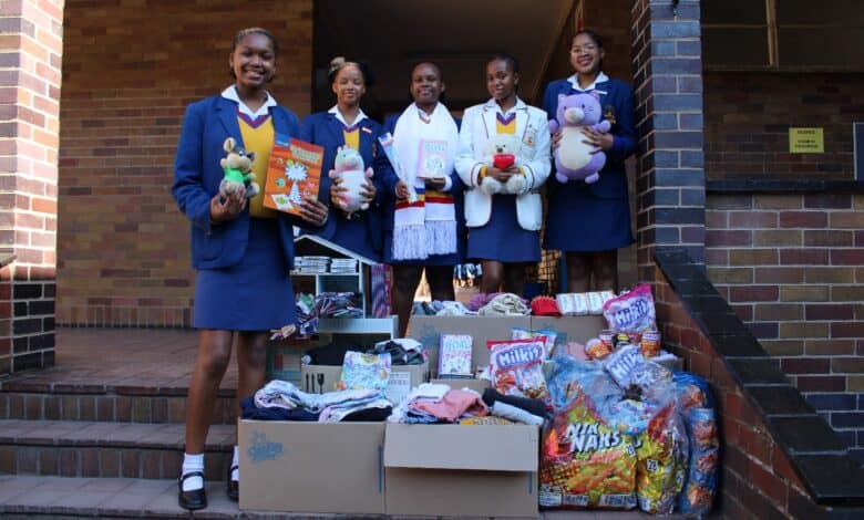 WATCH: Pinetown girls and boys donate to children’s home | Highway Mail