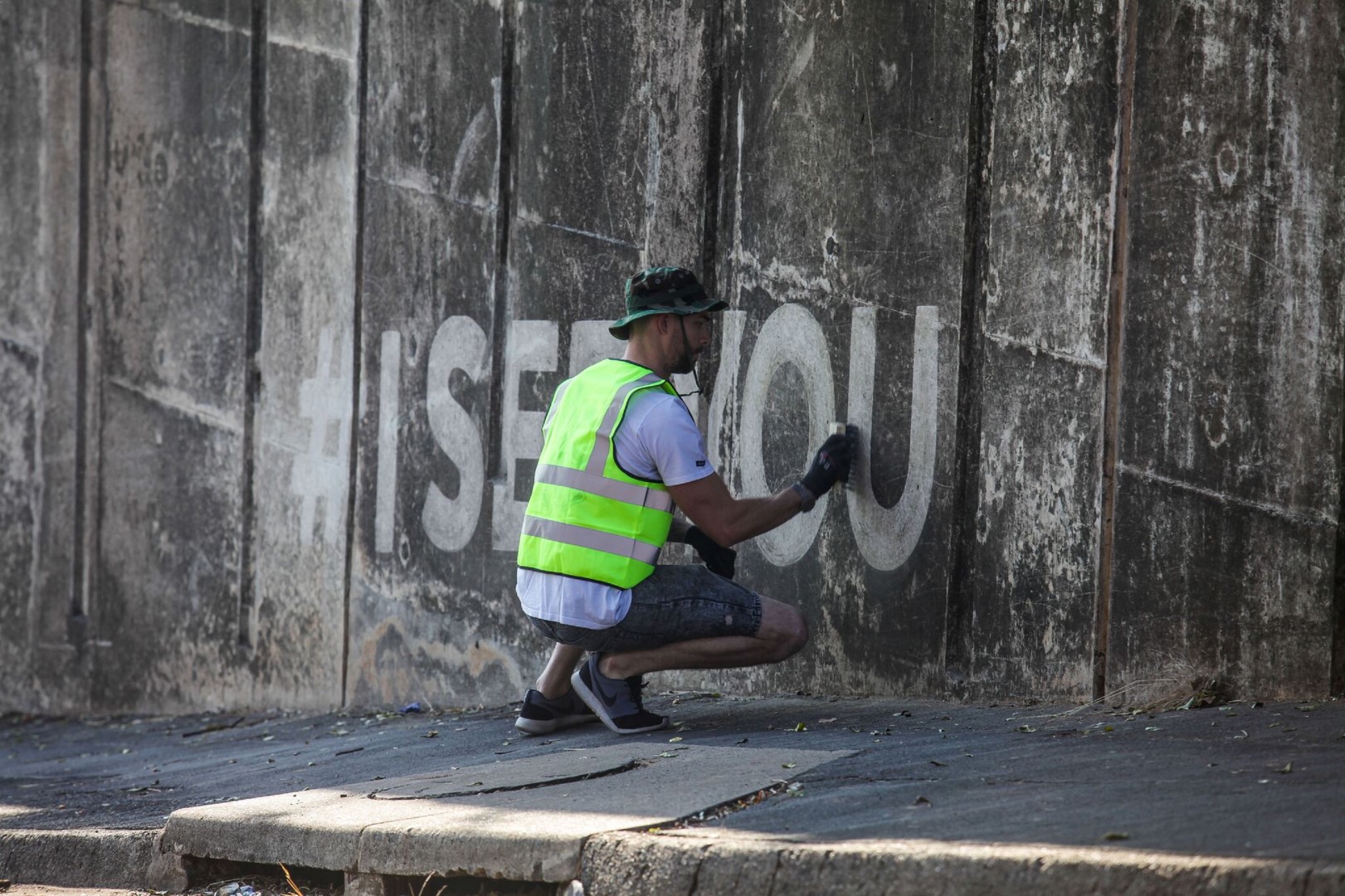 Street artist begins creative project with M4 piece | Northglen News