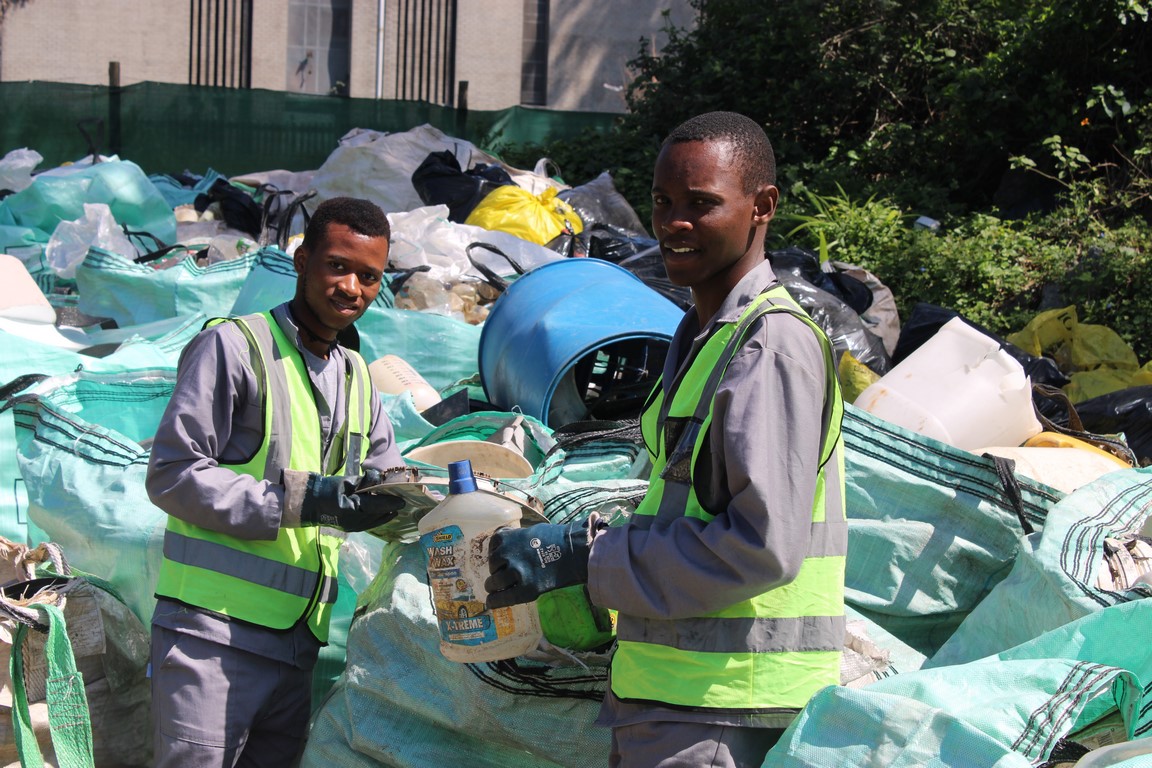Neglected space turns into organised recycling hub in Umgeni Park ...