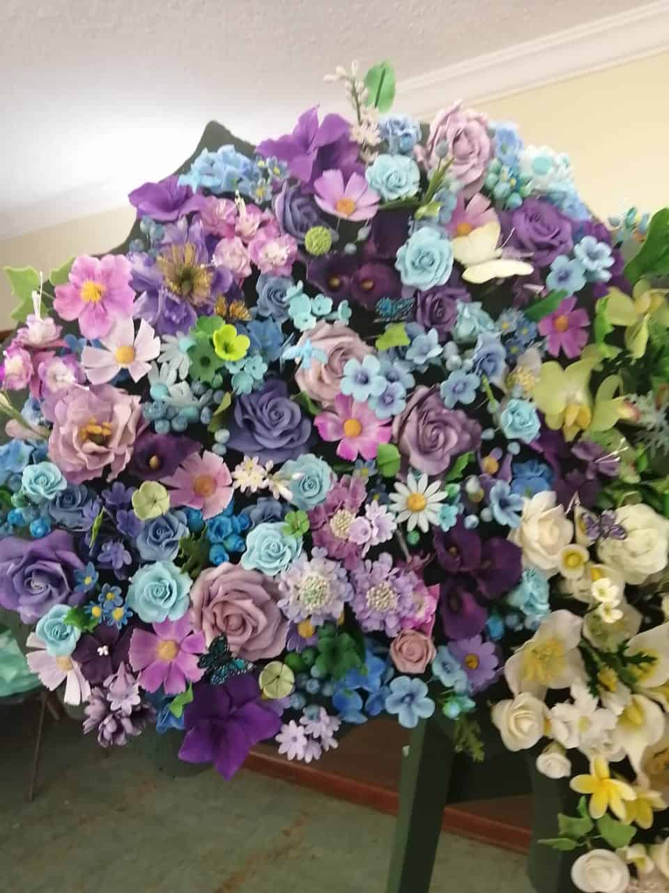 Watch: Guild members unite to build Africa in icing sugar | Northglen News