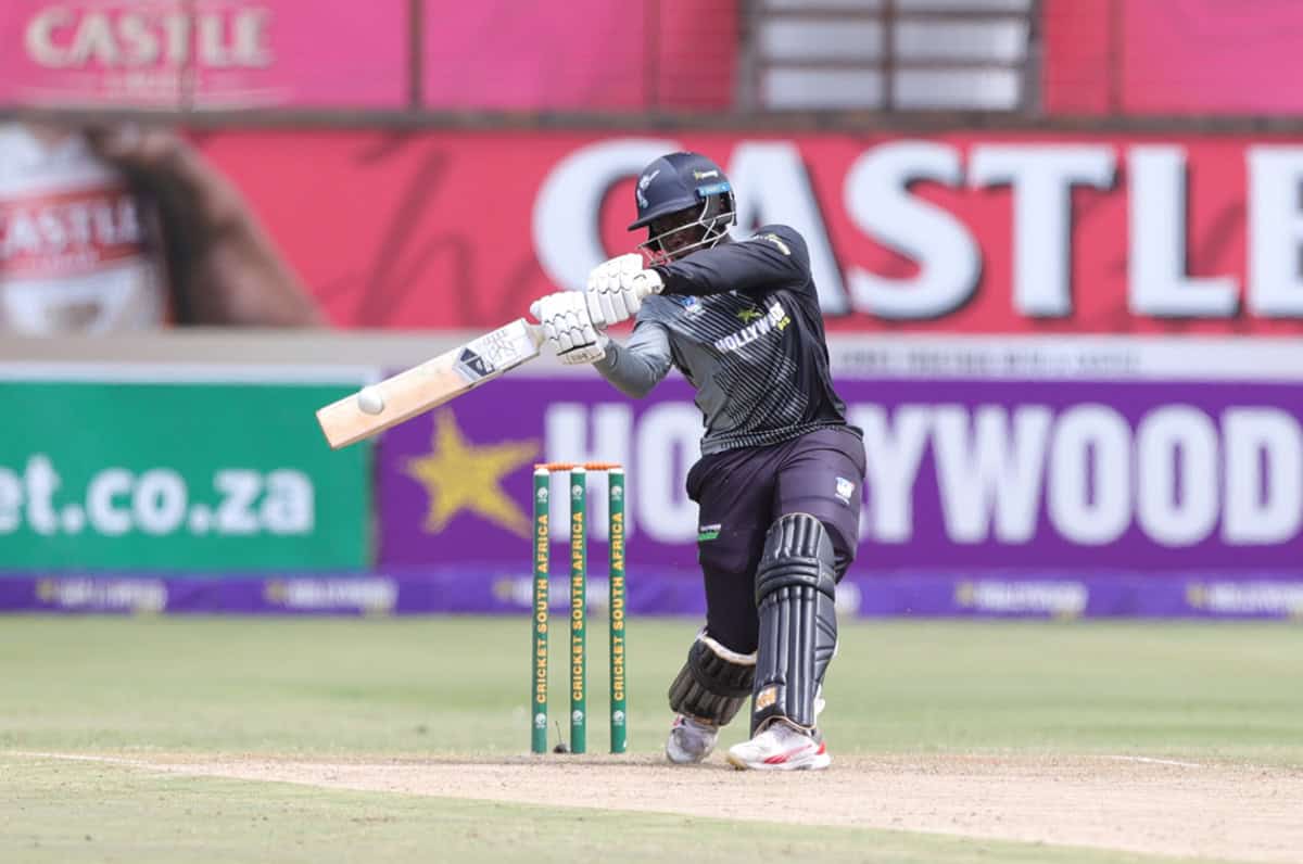 Debutant Phiri inspires Dolphins to opening win | Northglen News
