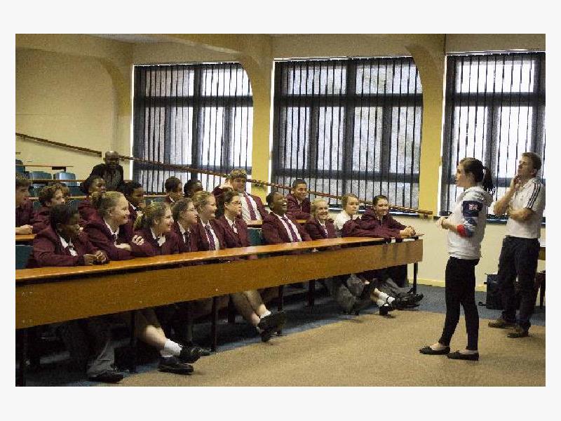 Sheppie High fills bags for charity | South Coast Herald