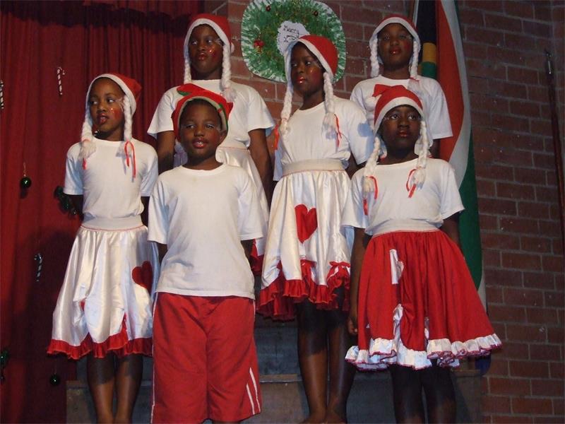 Margate Primary salutes staff members | South Coast Herald