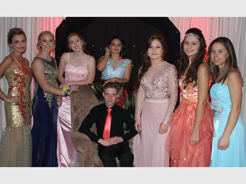 Suidies skitter by 'Die Oscars' | South Coast Herald