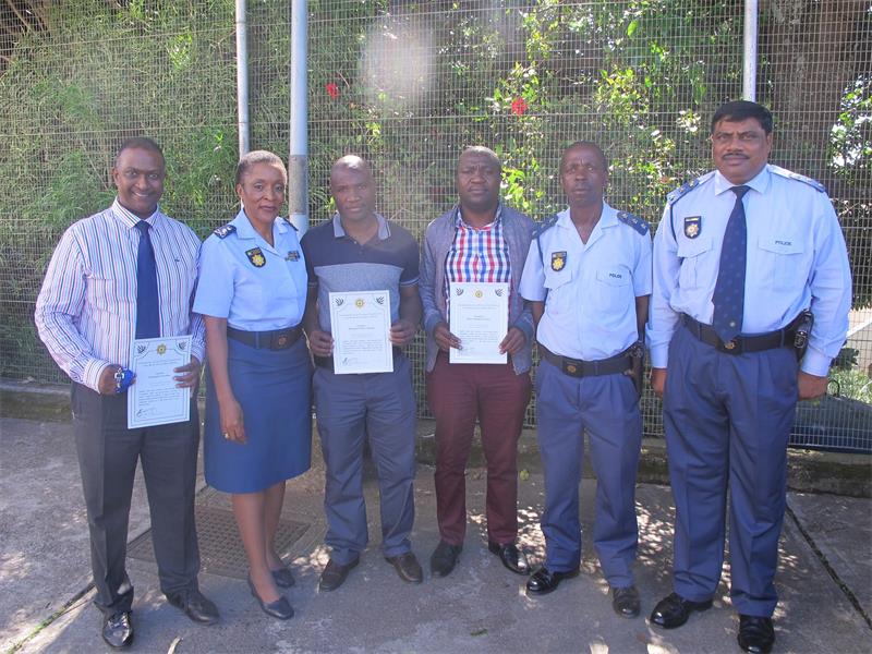 Cops in the spotlight (2): Detectives put their lives at risk to arrest ...