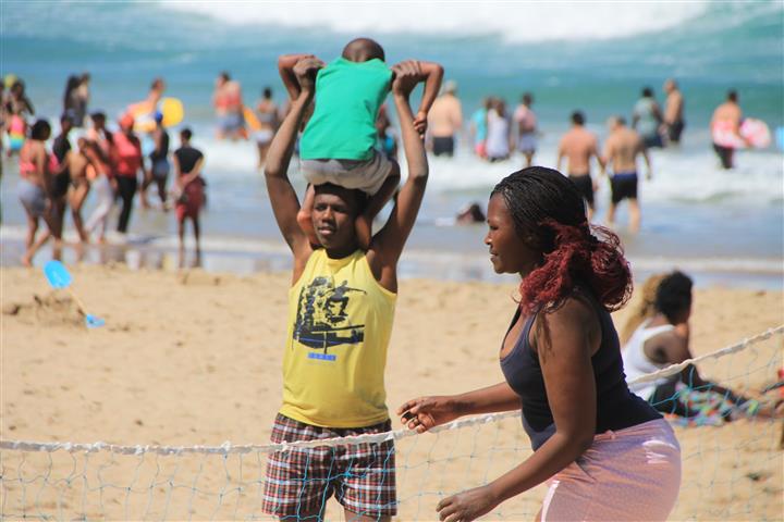 PICS: Sun, fun and fiesta at Margate beach | South Coast Herald