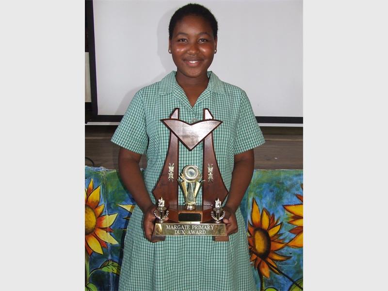 Tania wins the dux at Margate Primary | South Coast Herald