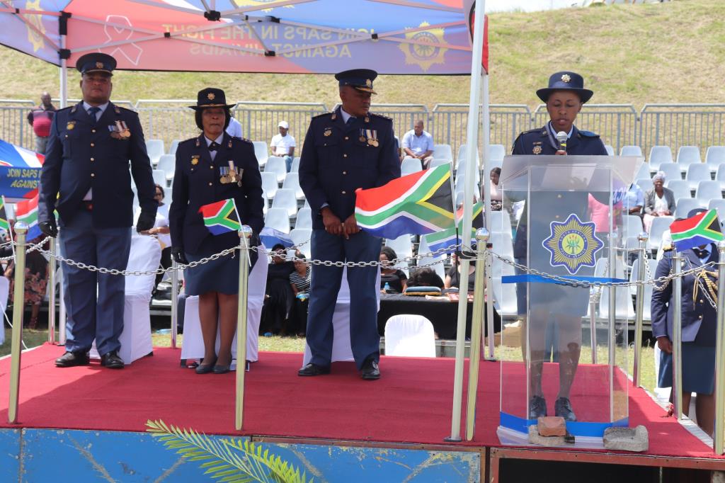 Saps officers recognised for long service | South Coast Herald