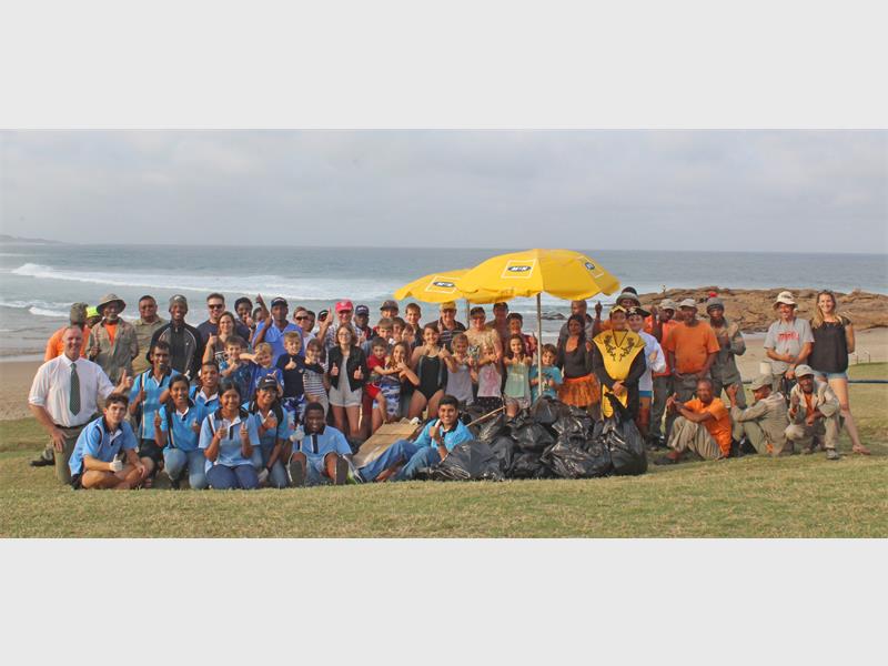 Main beach gets a clean-up | South Coast Herald