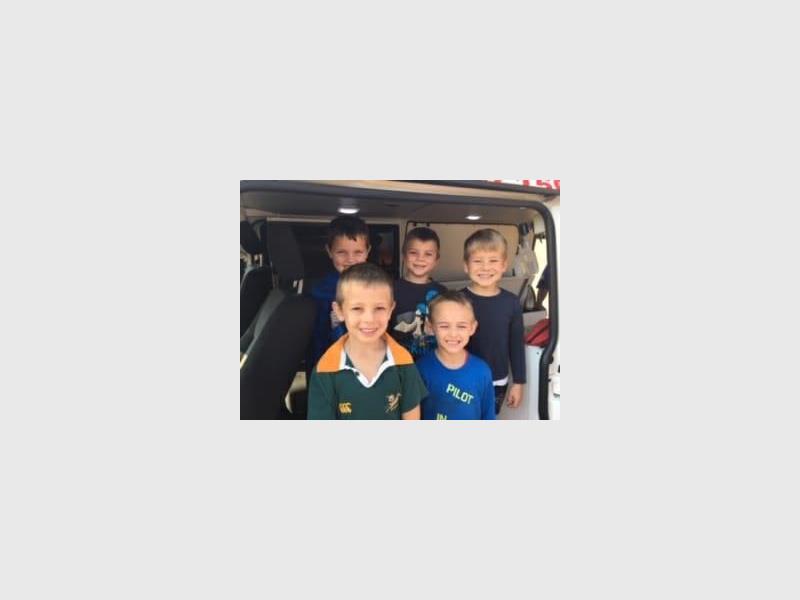 Nooddienste besoek Suid-Natal Primêr | South Coast Herald