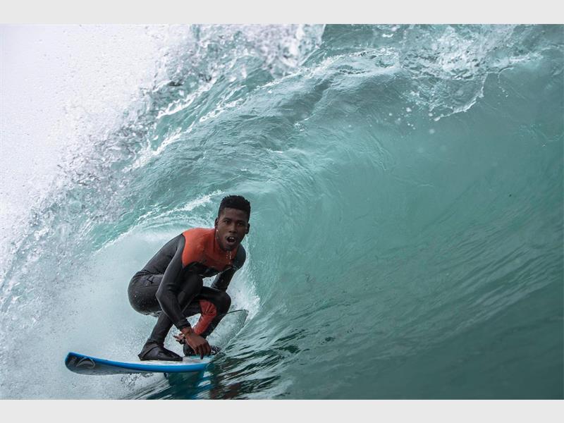Simo to star in surf film | South Coast Herald