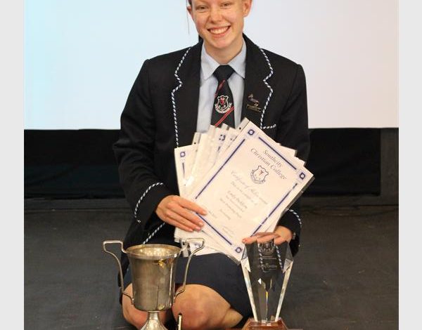 Emily is Southcity's Dux for 2021 | South Coast Herald