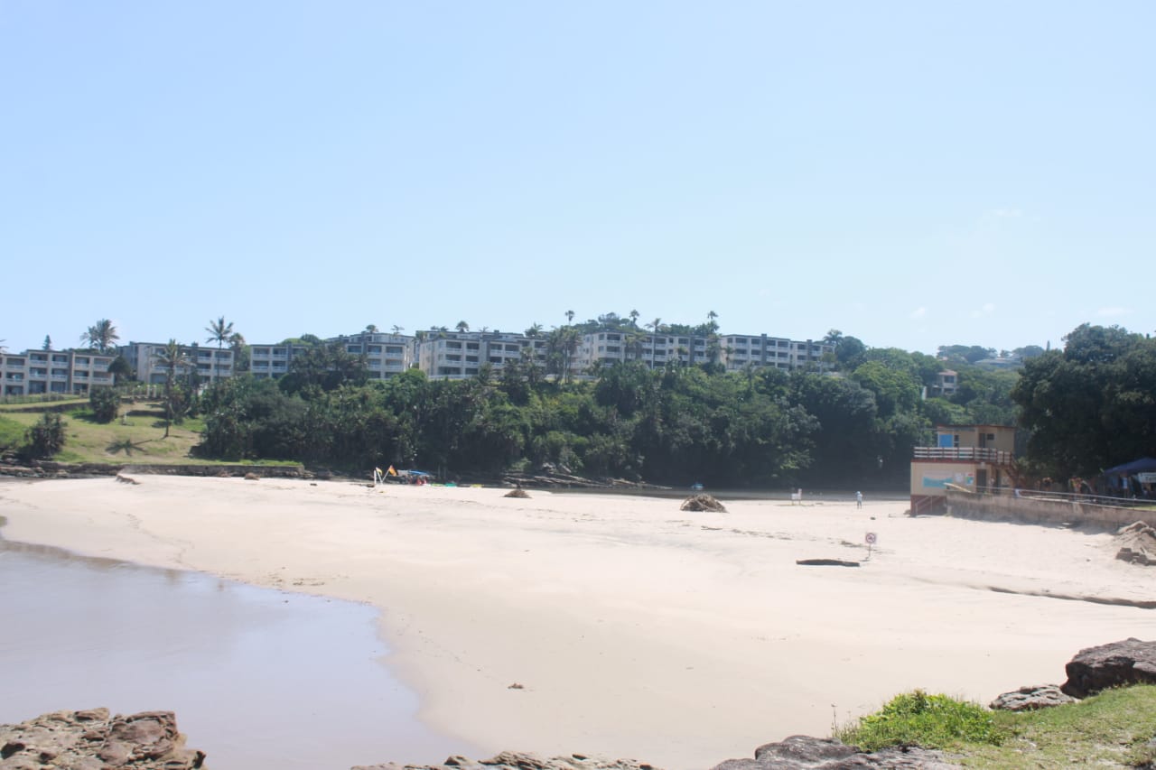 Uvongo beach STILL CLOSED leaving visitors frustrated | South Coast Herald