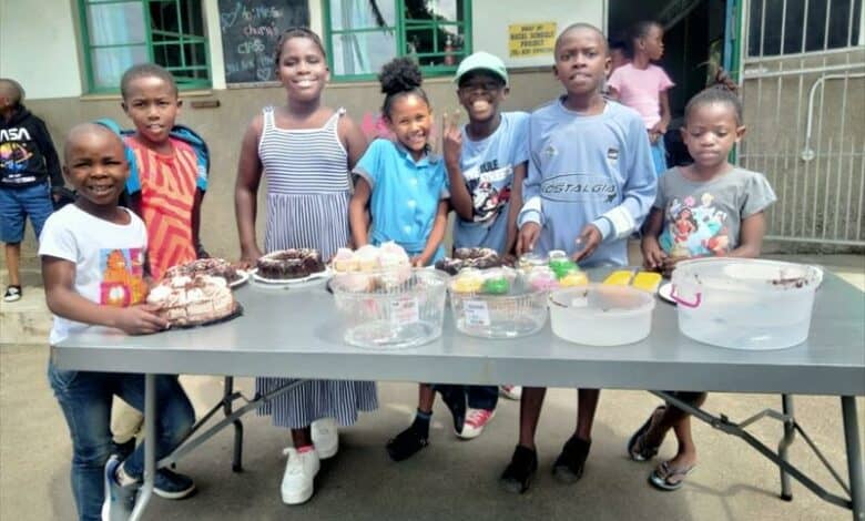 Good support for Hlanganani's cake sale | South Coast Herald