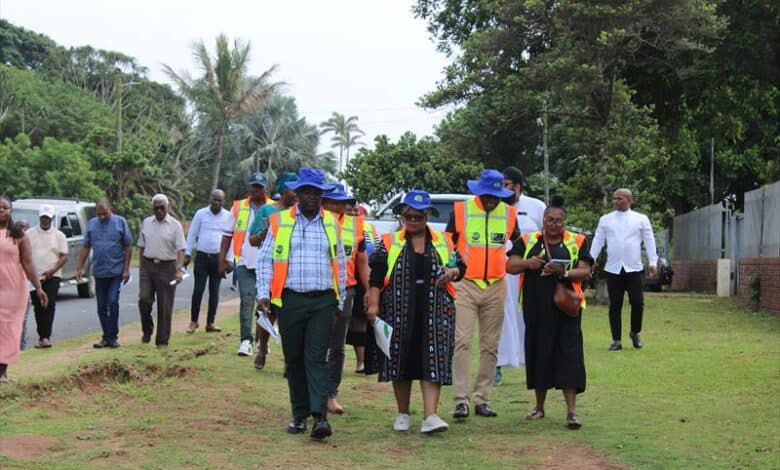 Mayor conducts town inspection | South Coast Herald