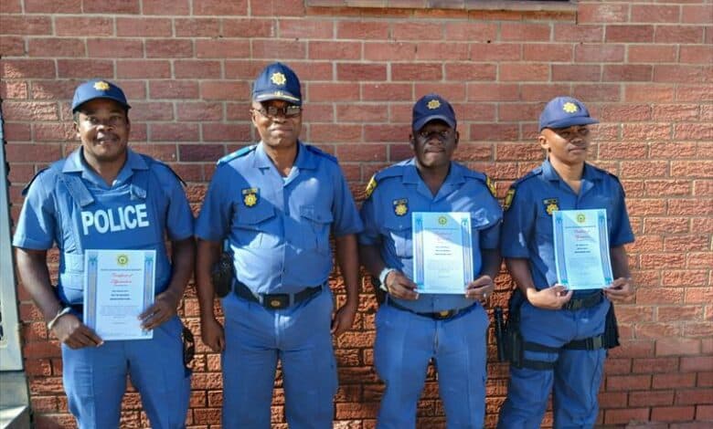 Policemen commended for robbery arrests | South Coast Herald