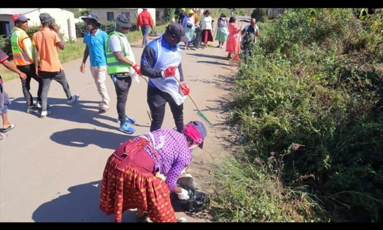Clean up promotes healthy environment | South Coast Herald