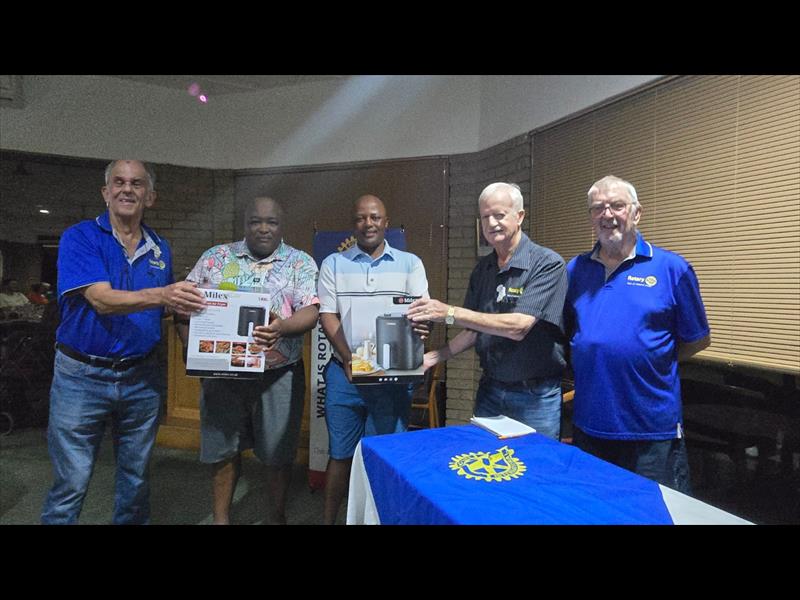 Swinging success for Rotary golf day | South Coast Herald
