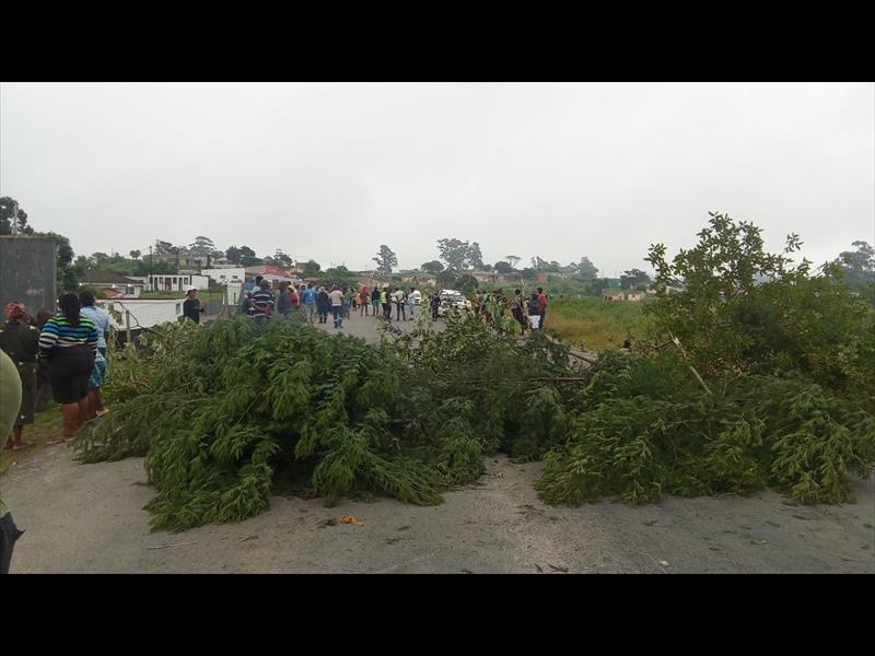 Day 2: Protest action continues at Oshabeni | South Coast Herald