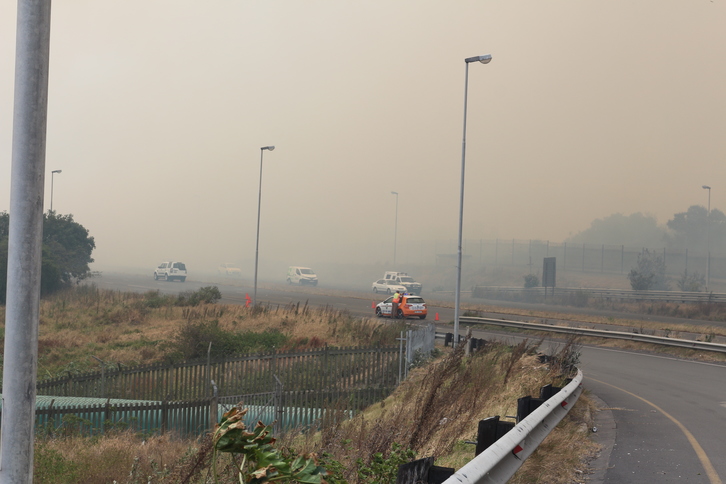 WATCH: Fire danger on John Ross Parkway | Zululand Observer
